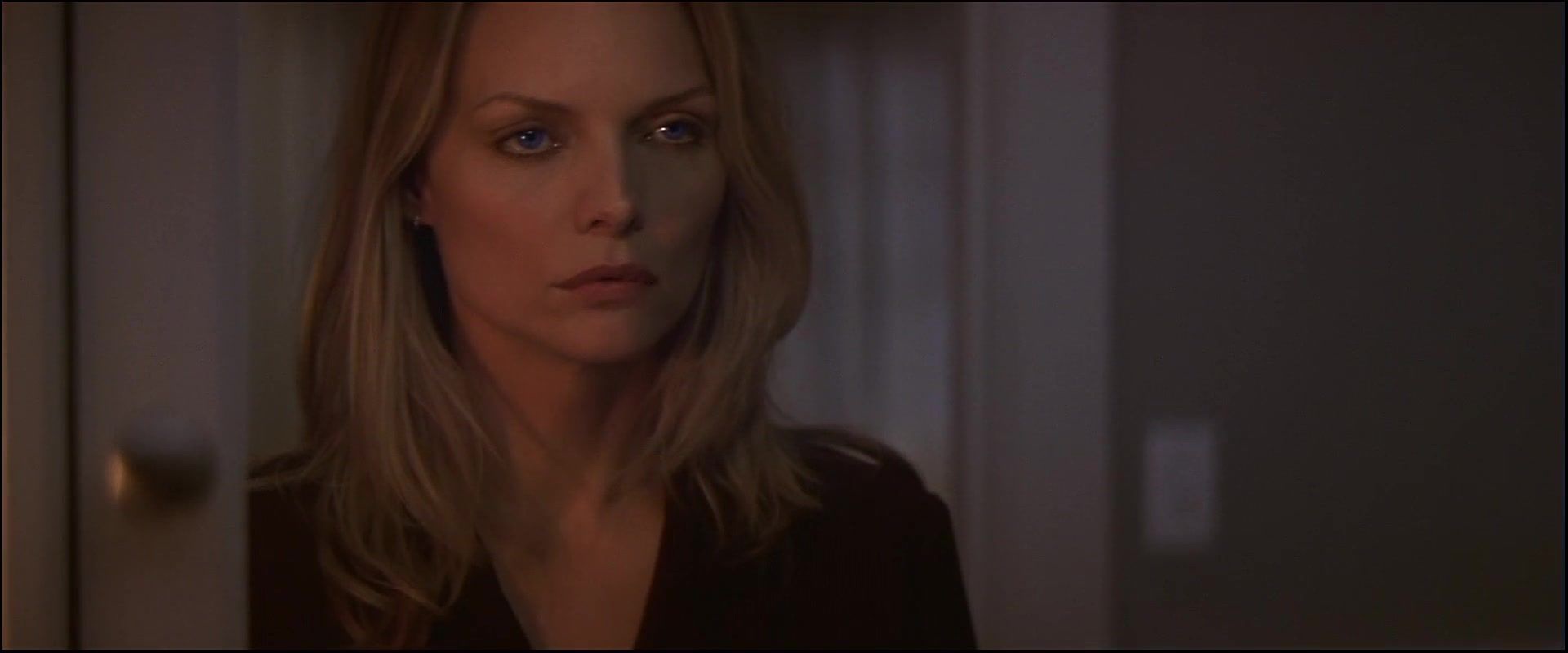 A Woman Possessed: Michelle Pfeiffer in What Lies Beneath – The ...