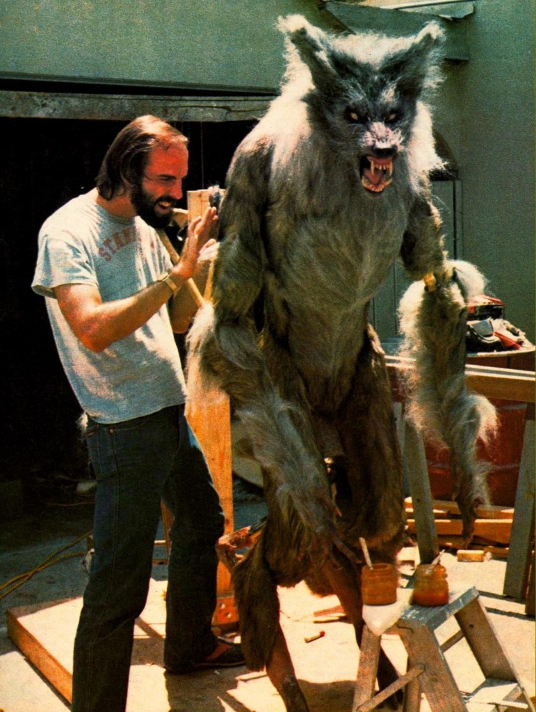 Behind the Scenes on The Howling – The Starfire Lounge