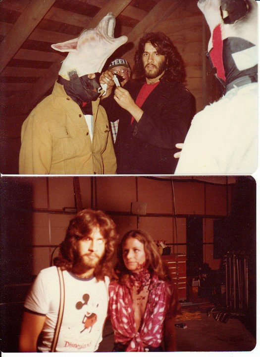 Behind the Scenes on The Howling – The Starfire Lounge
